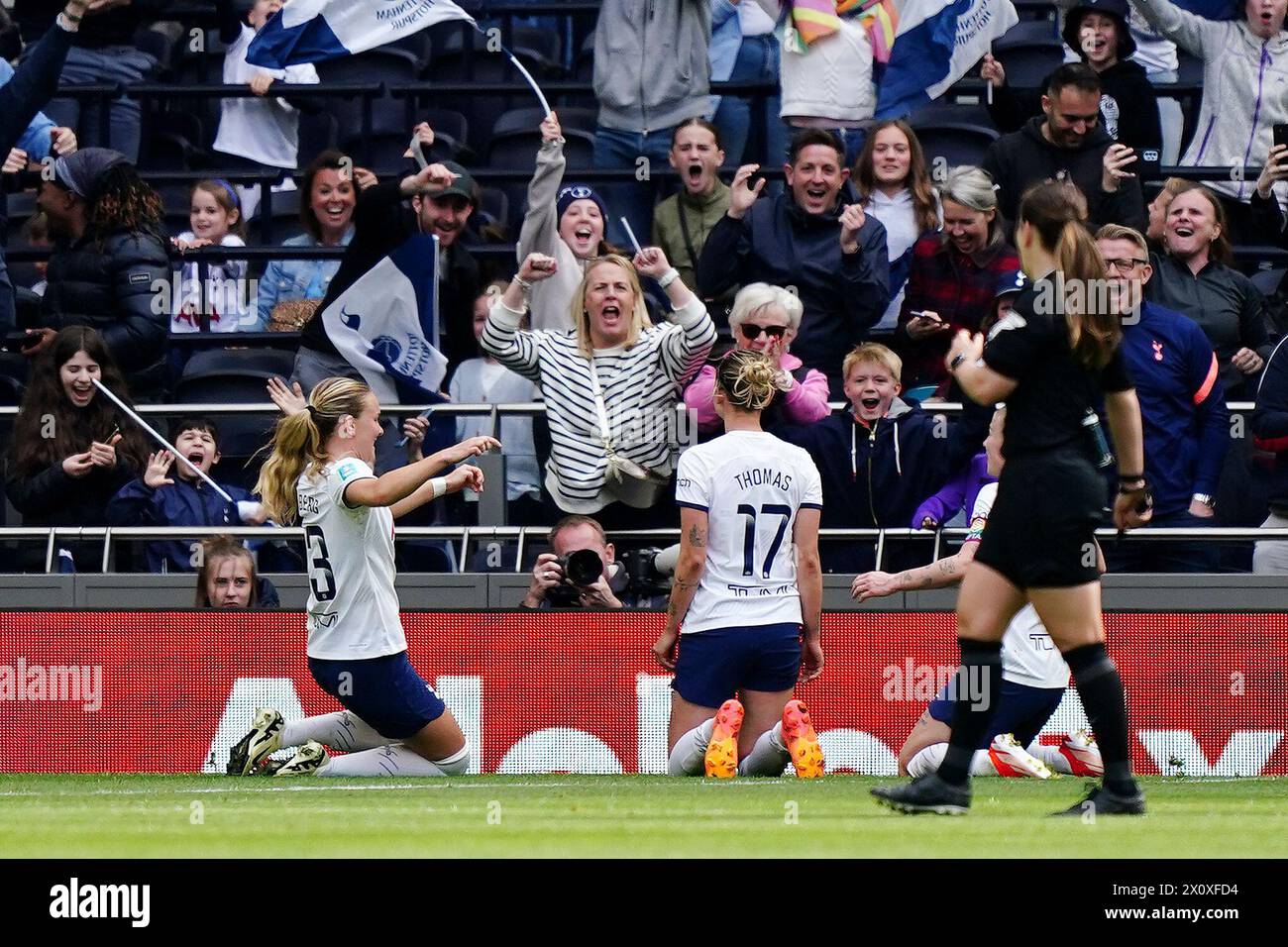 Soccer martha thomas hi-res stock photography and images - Alamy