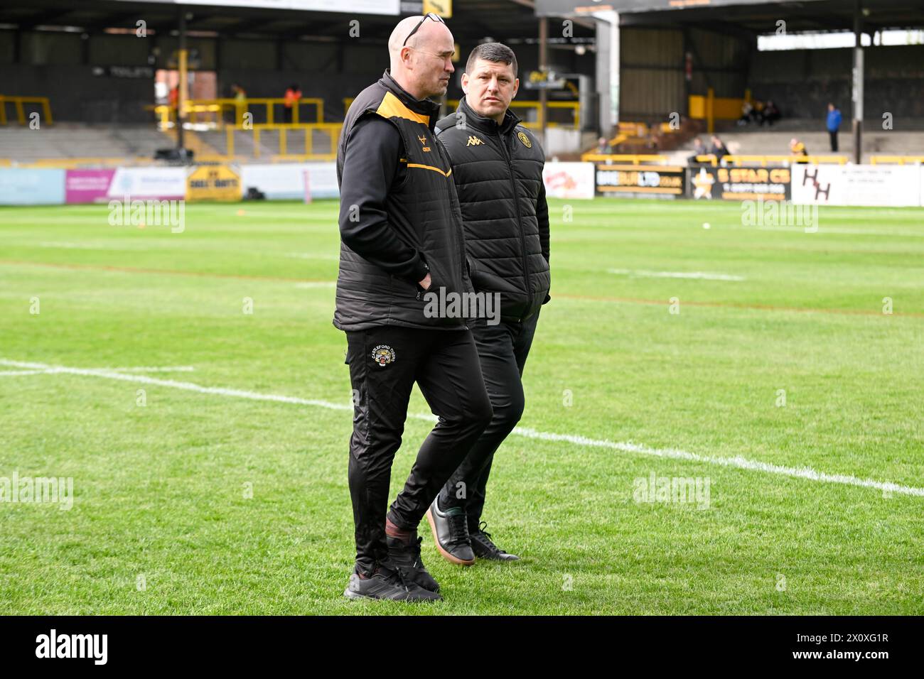 Matt Peet Head Coach of Wigan Warriors and Craig Lingard Head Coach of ...