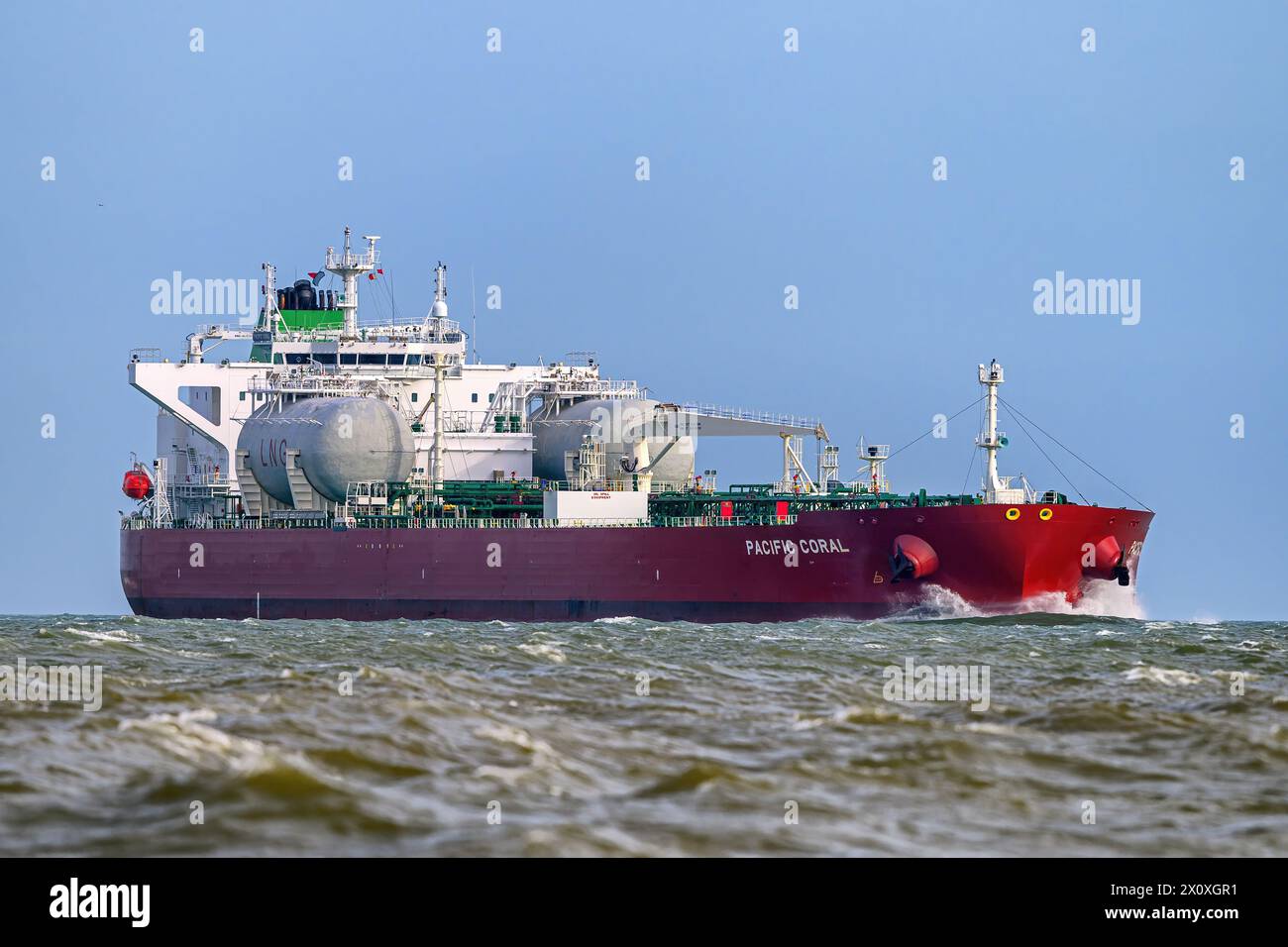 Lng fuelled hi-res stock photography and images - Alamy