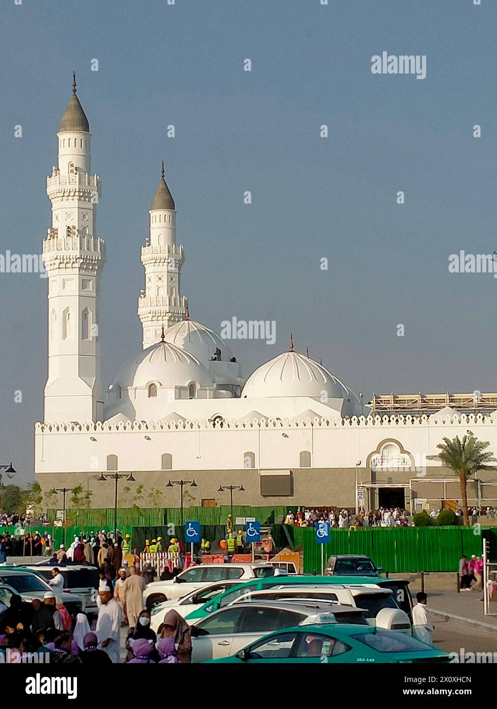 The Quba Mosque in Madinah, Saudi Arabia is busy during the day Stock ...