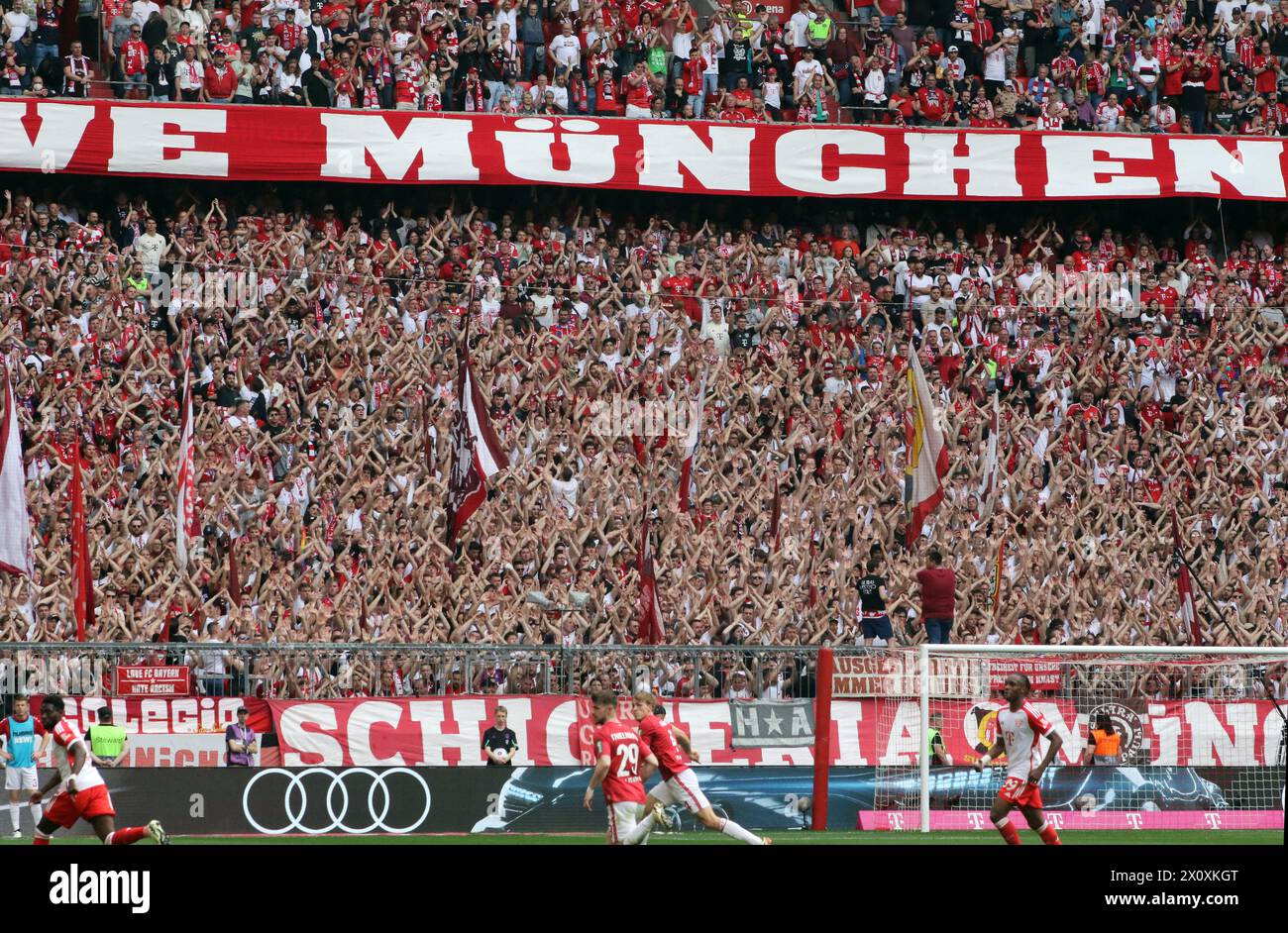 Fc bayern fans hi-res stock photography and images - Alamy