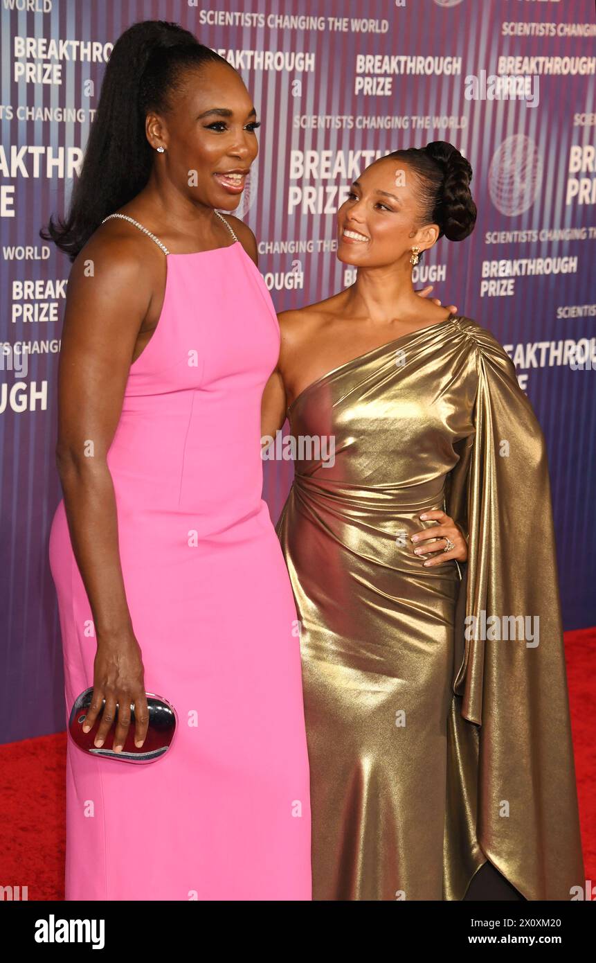 LOS ANGELES, CALIFORNIA - APRIL 13: (L-R) Venus Williams and Alicia ...