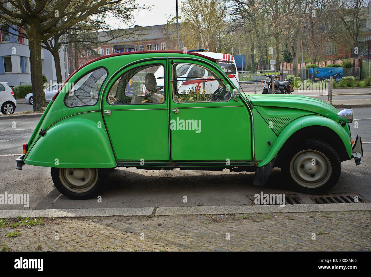 Foxy car hi-res stock photography and images - Alamy