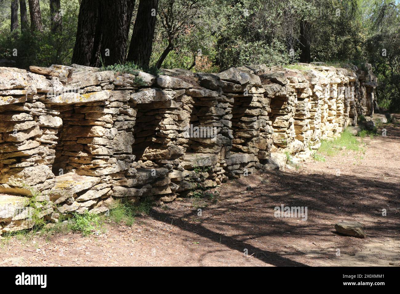 Reportage at Cornillon-Confoux : Gallo-Roman bee wall Stock Photo - Alamy