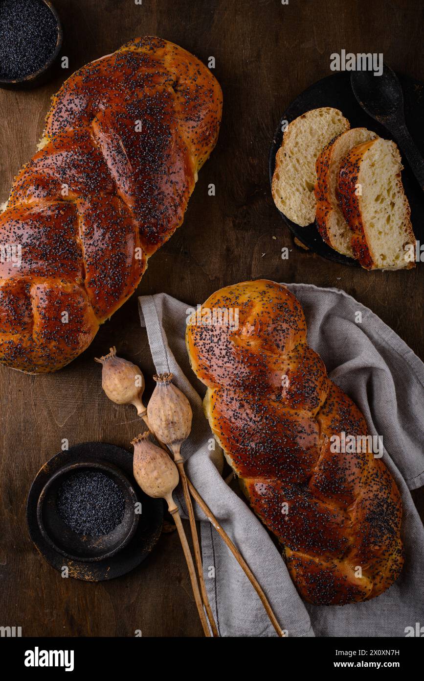 Jewish hala bread hi-res stock photography and images - Alamy