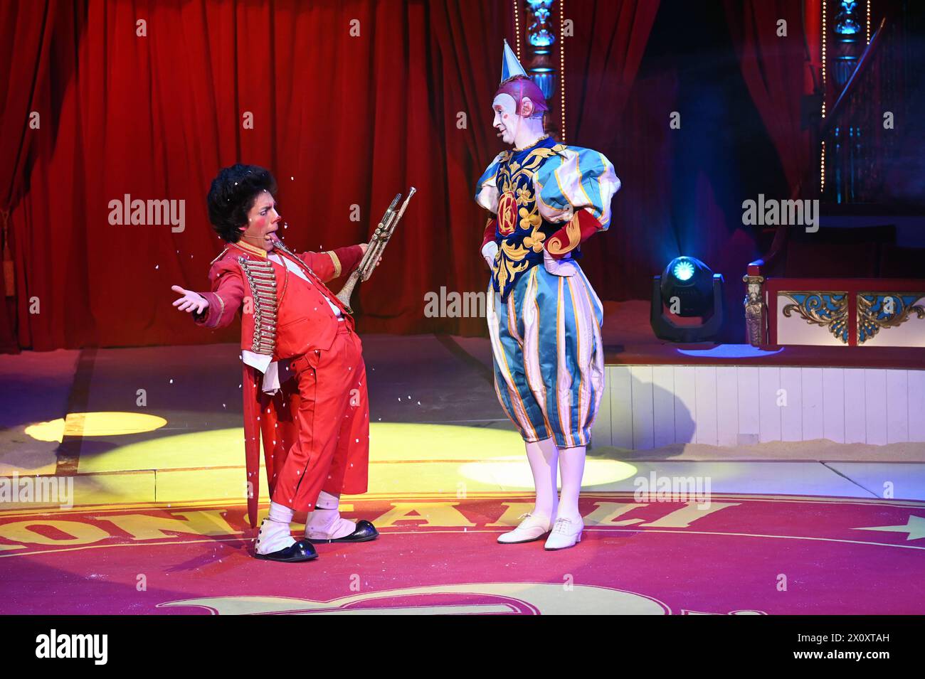 Weissclown Gensi - Fulgenci Mestres - und Clown Canutito Jr. - Alan Dereck - bei dem Auftritt ...