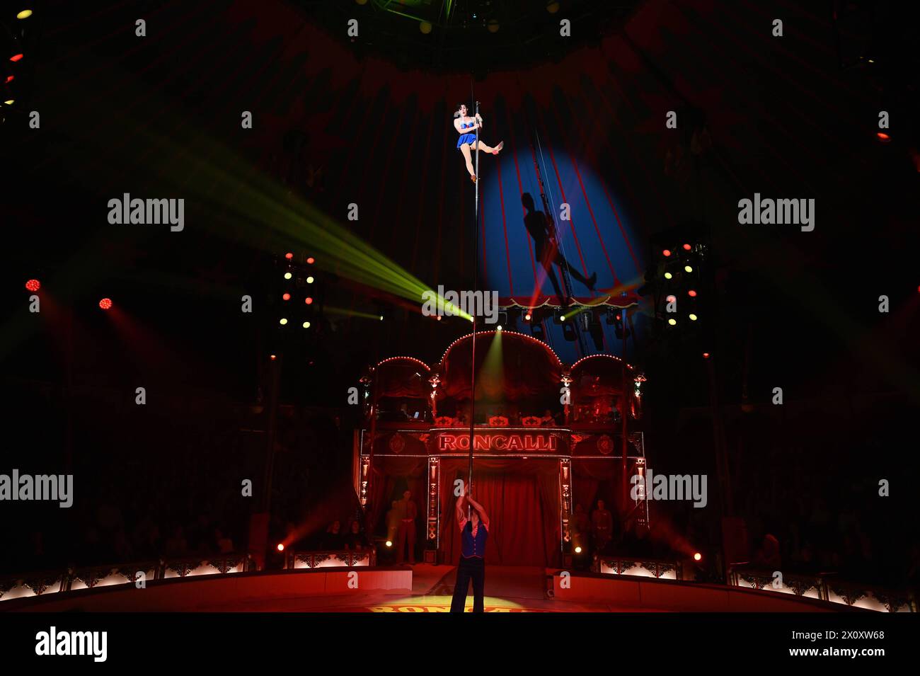 Duo Cardio, Solene Albores und Rodrigo Hernandez, einzigartiger Perch Balanceakt bei dem ...