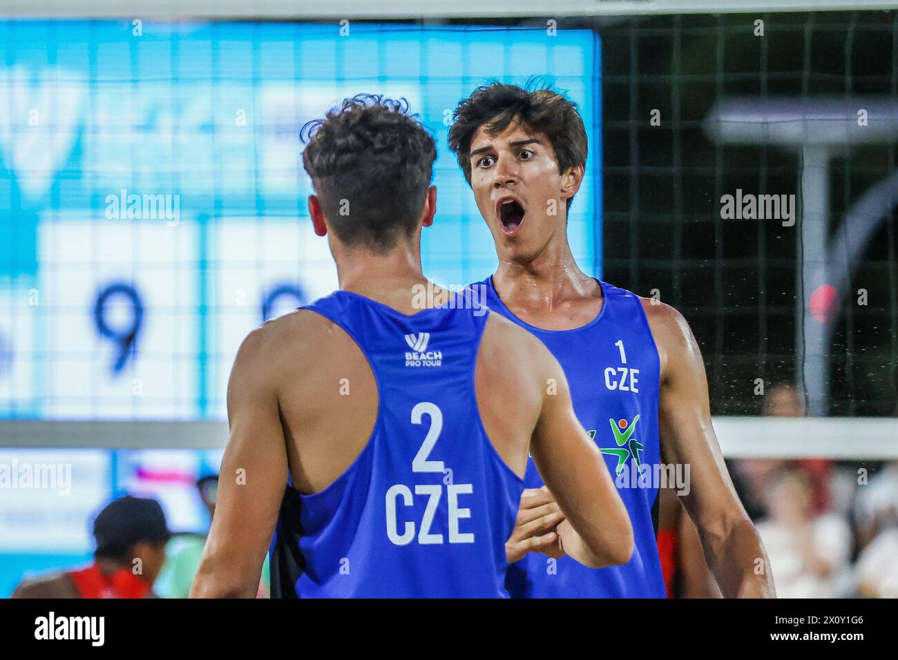Mens pro volleyball hi-res stock photography and images - Alamy