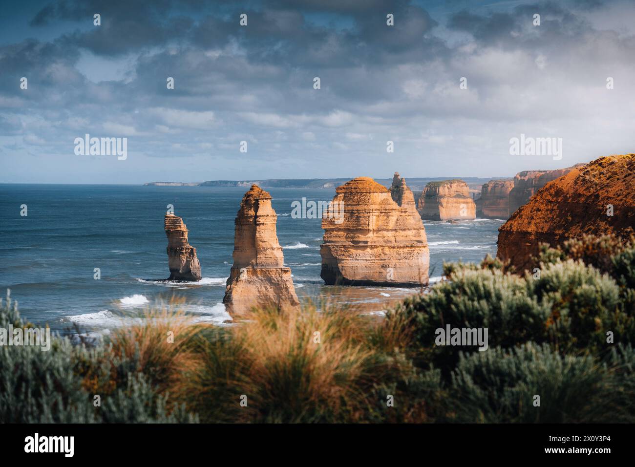 Great view at the rocks of the twelve apostels, 12 apostels, along the ...