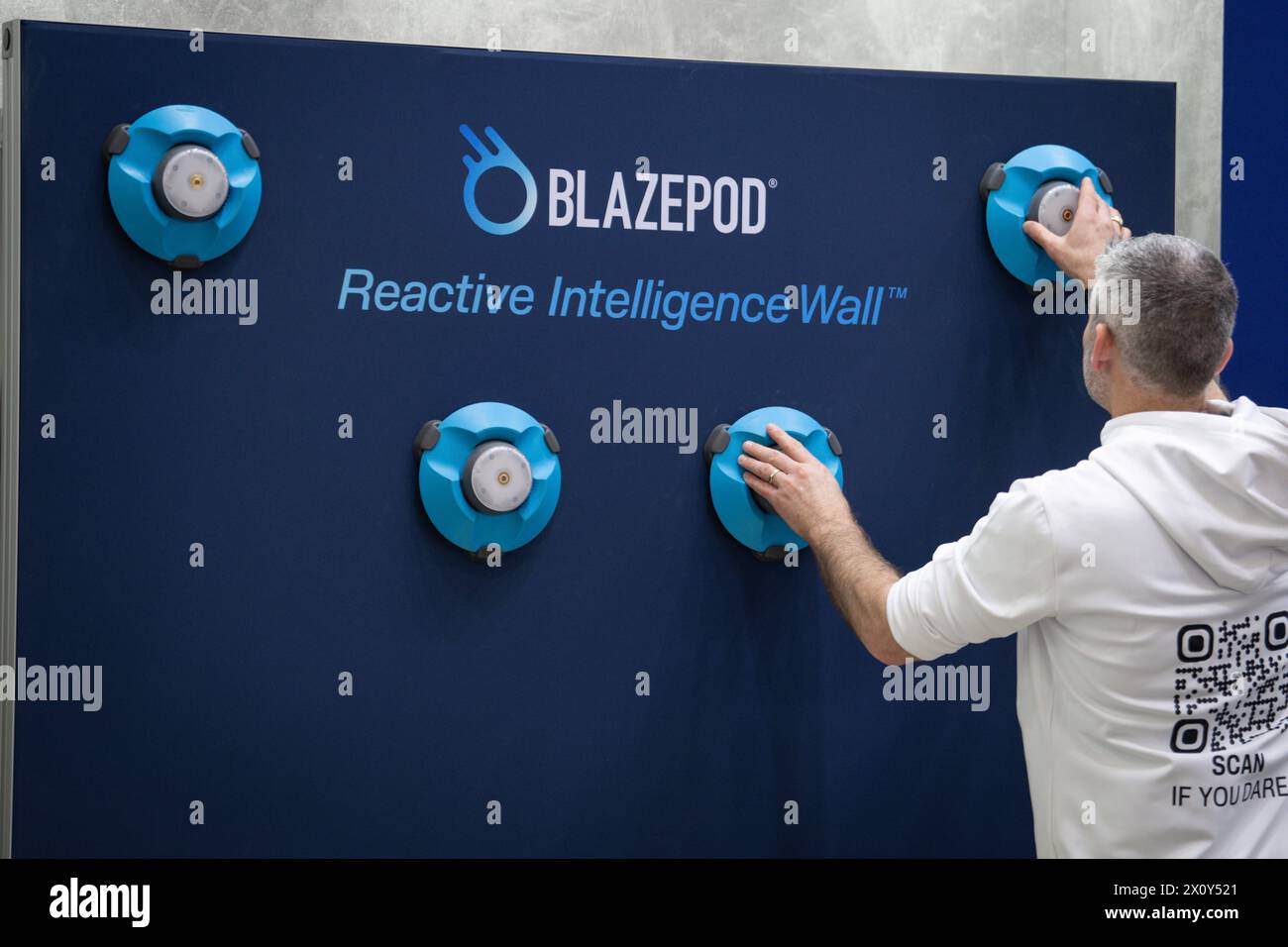 Symbolbild Fitnesstrend Blazepod Symbolfoto Blazepod Ein lichtbasiertes ...