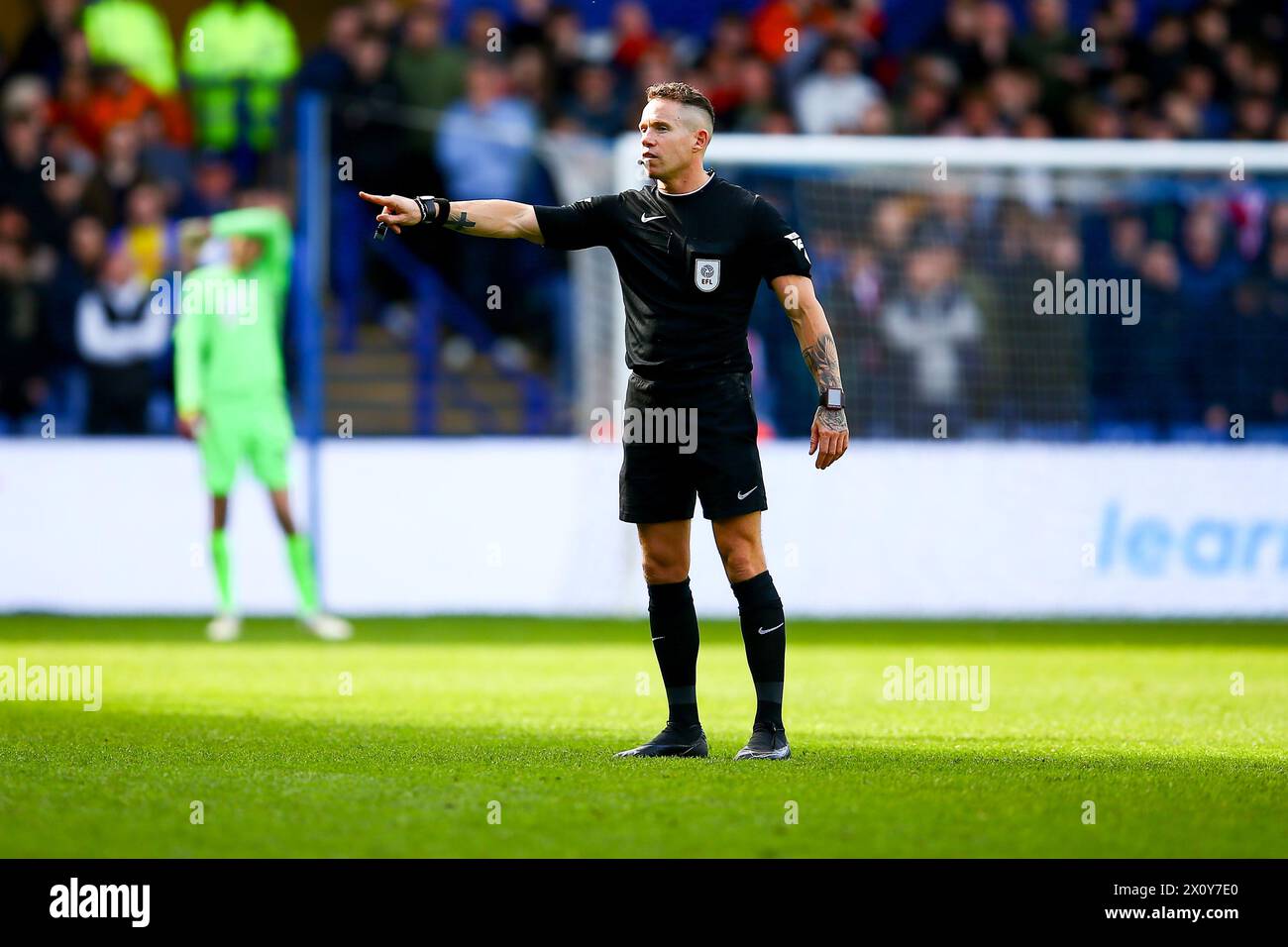 Hillsborough Stadium, Sheffield, England - 13th April 2024 Referee ...