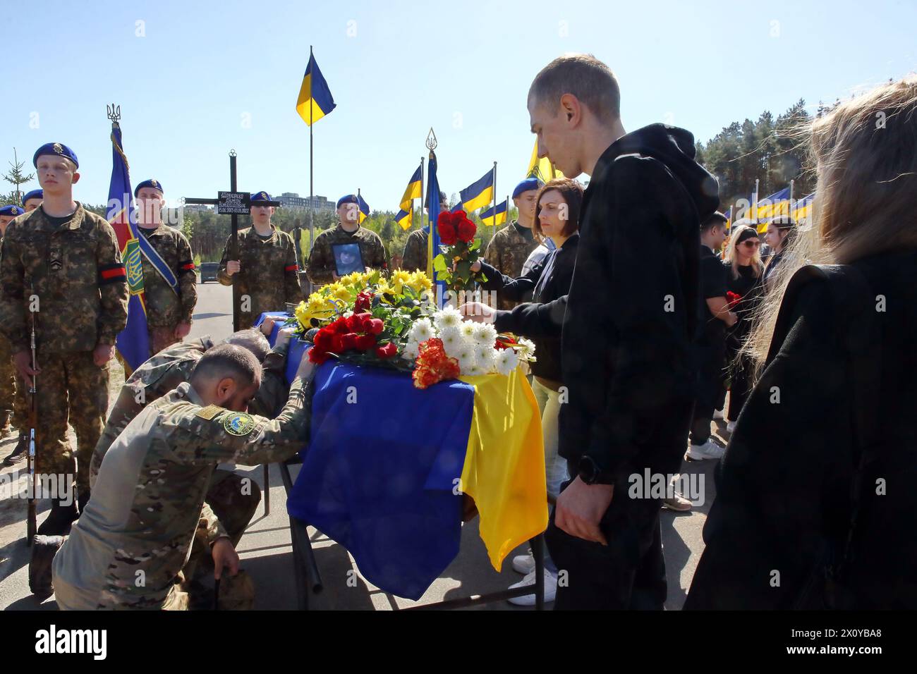 Non Exclusive: IRPIN, UKRAINE - APRIL 12, 2024 - Participants of the funeral ceremony for the ...