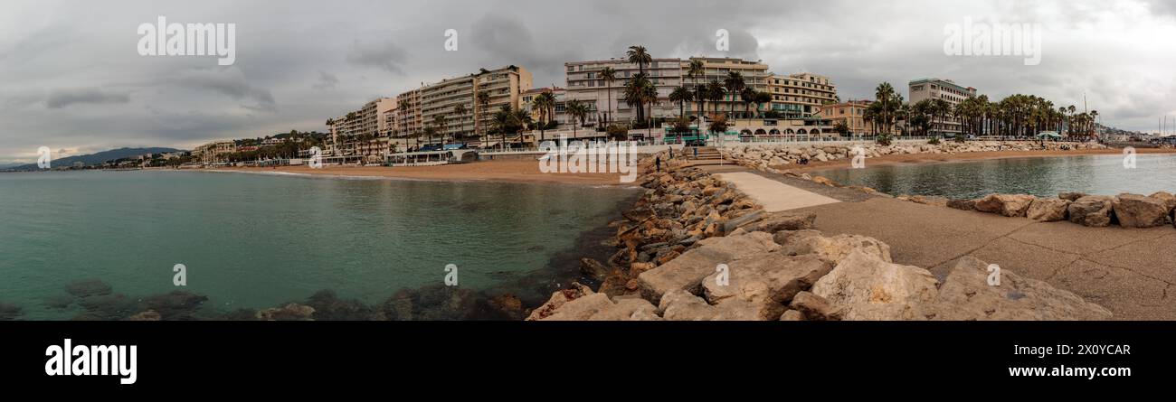 Panoramic view of the waterfront at Cannes on the south of Franceg ...