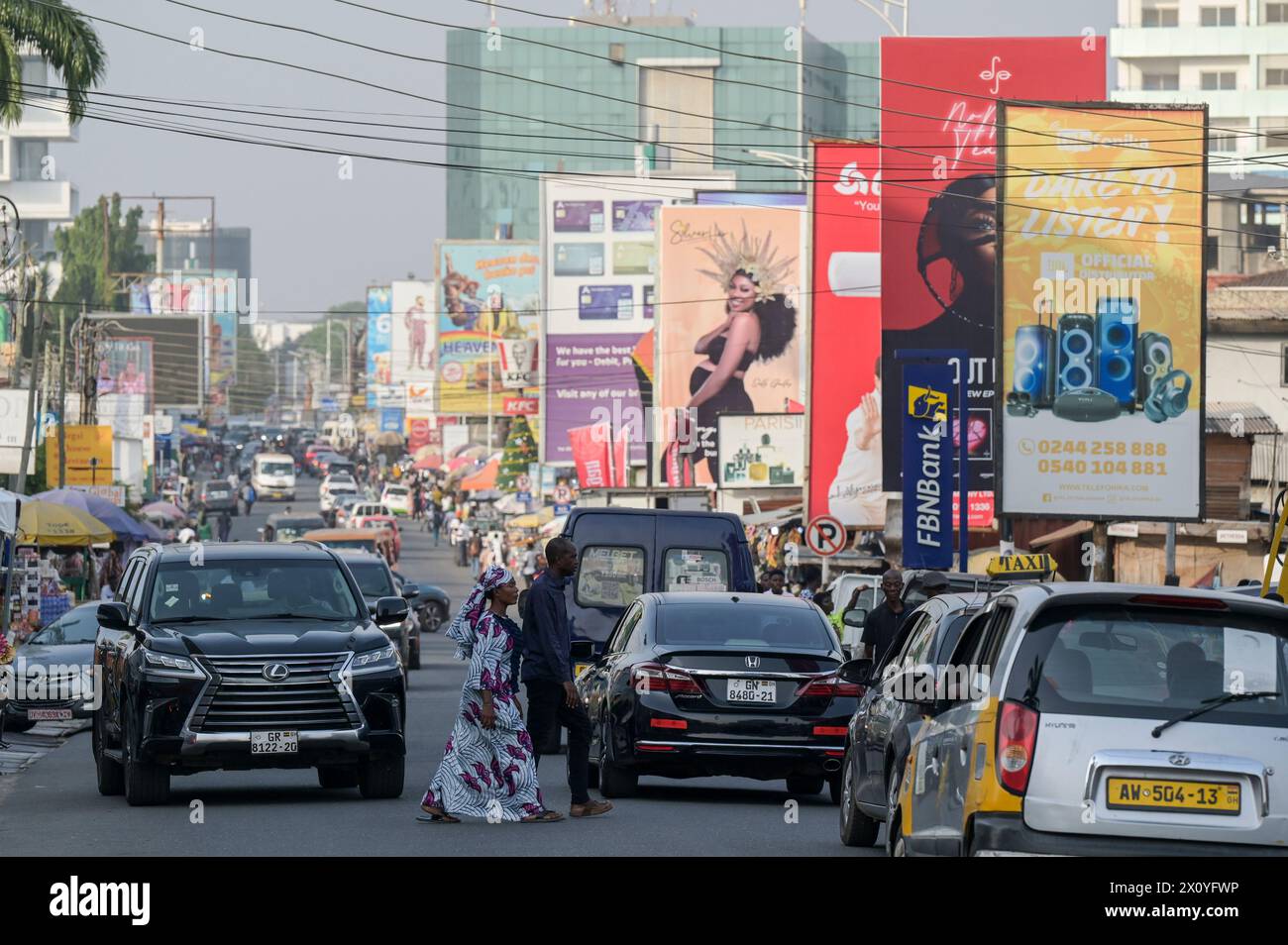 GHANA, Accra, traffic in Oxford Street / GHANA, Accra, Verkehr in der ...