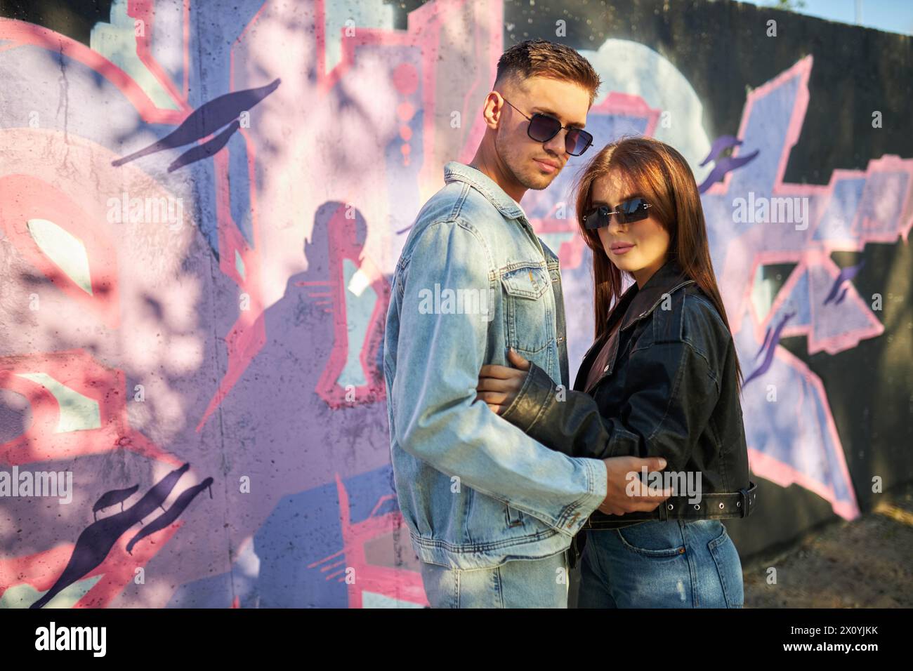 Striking poses hi-res stock photography and images - Alamy