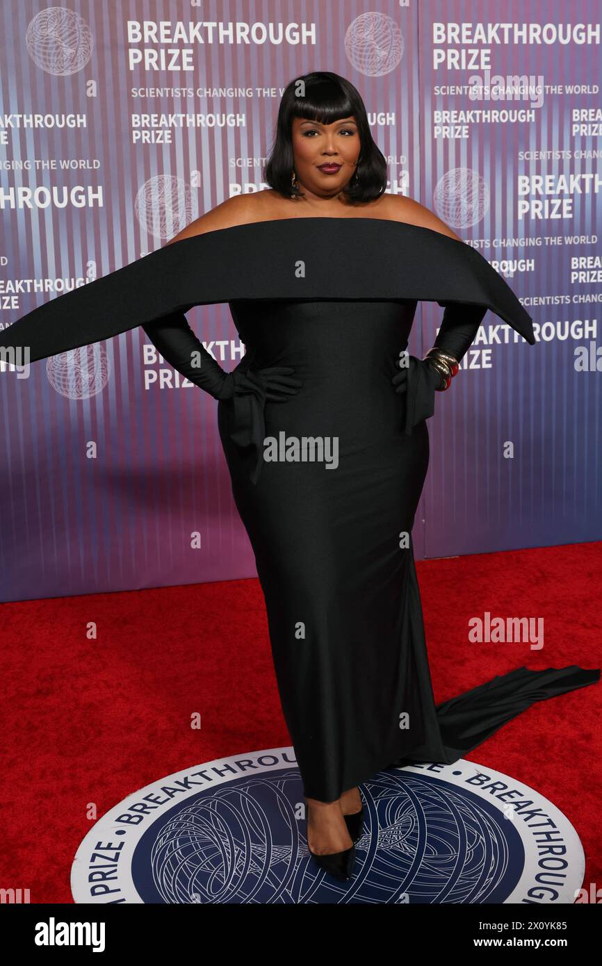 Lizzo attends the 2024 Breakthrough Prize Ceremony at Academy Museum of ...