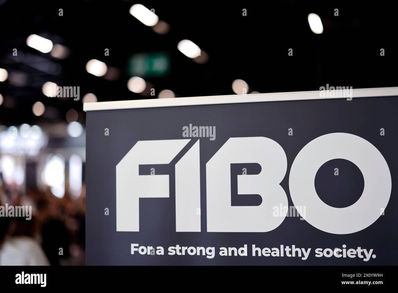 Das Logo der FIBO zu sehen auf Äpfeln auf der Internationalen Leitmesse ...