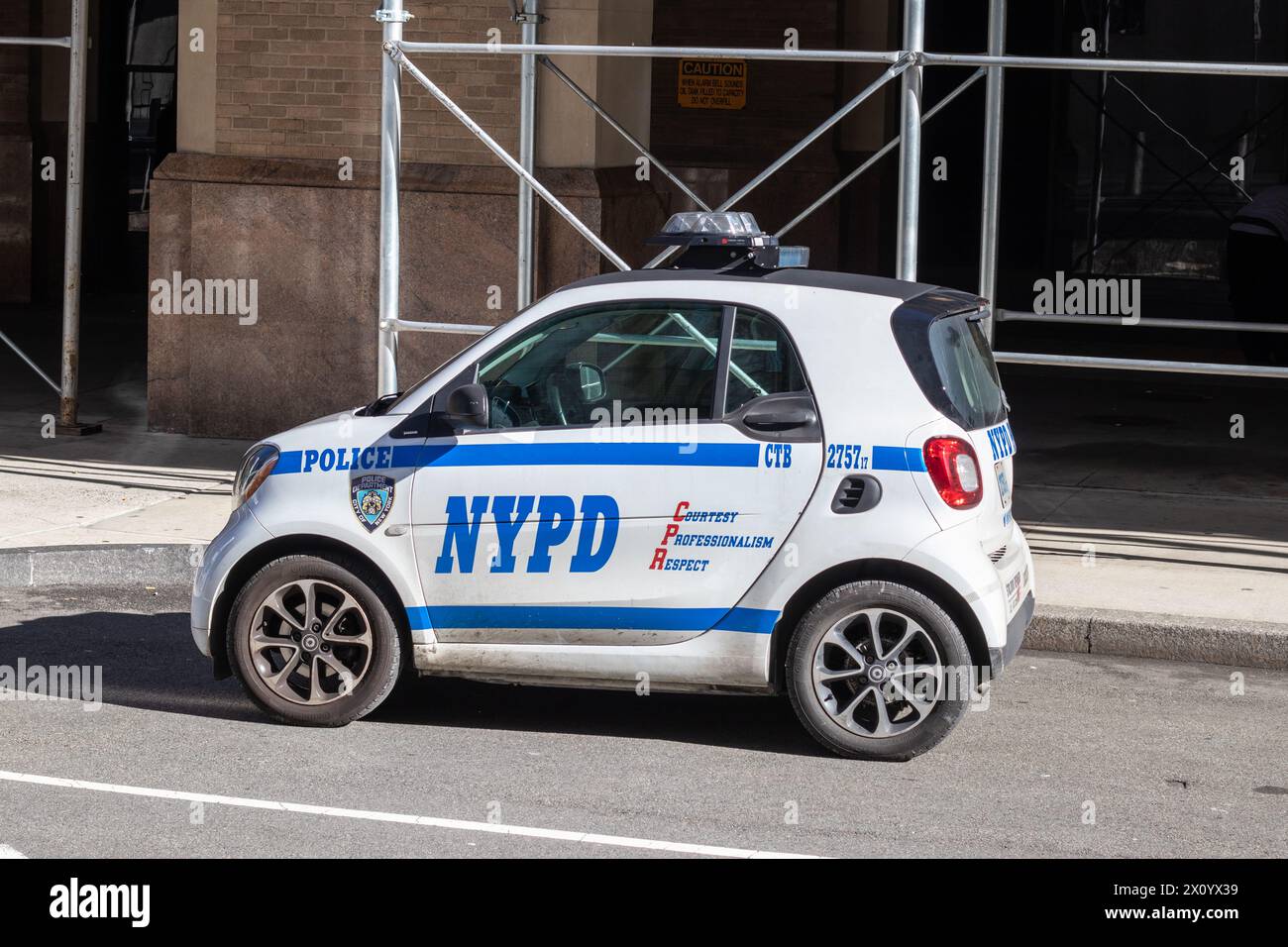 Nypd police car vehicle parked hi-res stock photography and images - Alamy