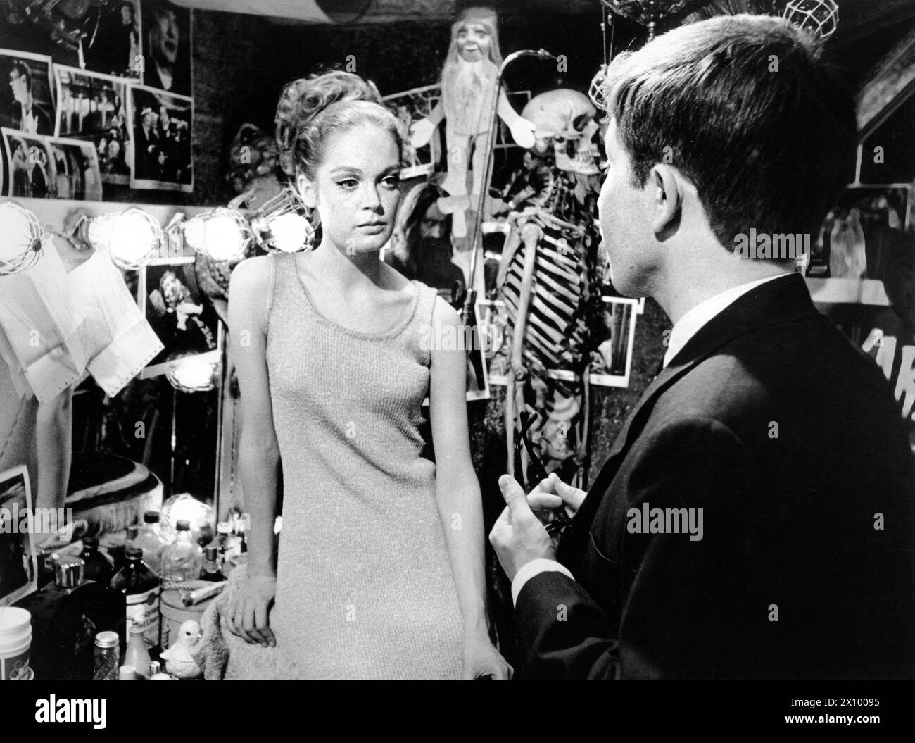 Elizabeth Hartman, Peter Kastner, on-set of the film, "You're A Big Boy ...