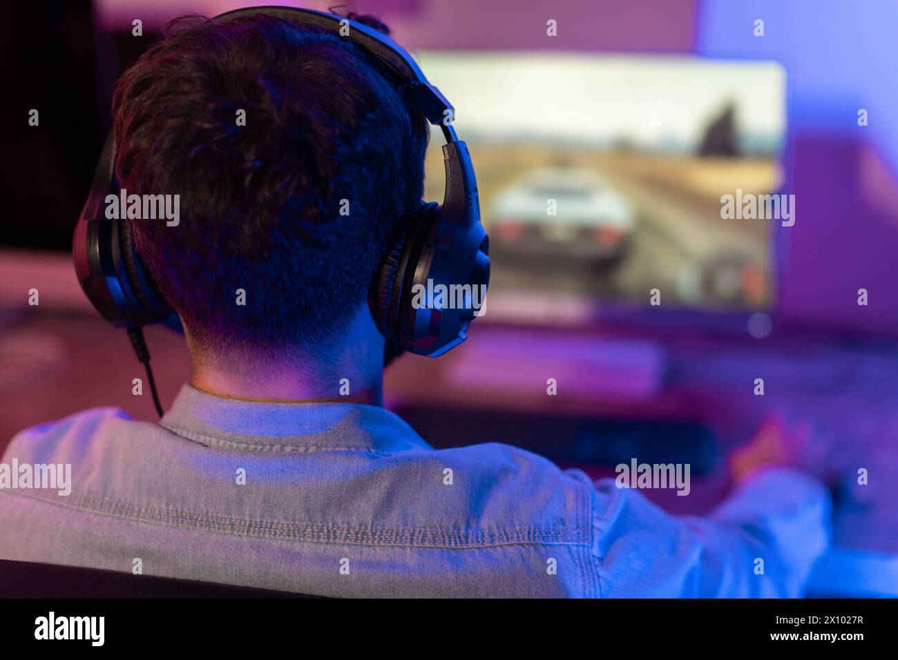 Intense gaming hi-res stock photography and images - Alamy