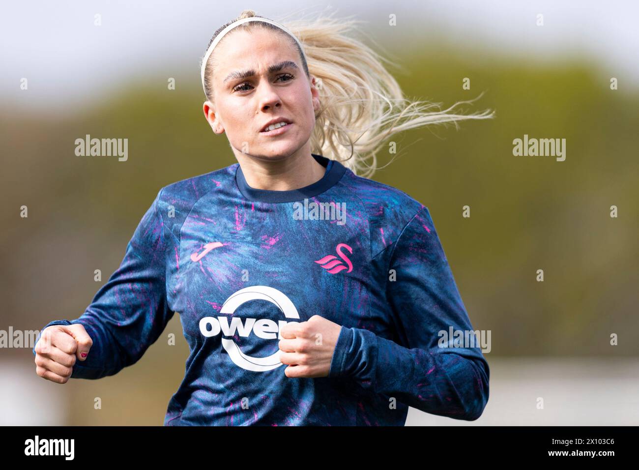 Ellie lewis hi-res stock photography and images - Alamy