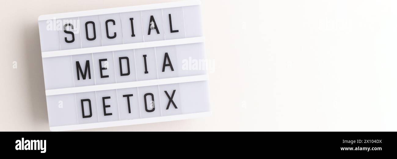 Social media detox. Banner with lightbox on a gray background with copy ...