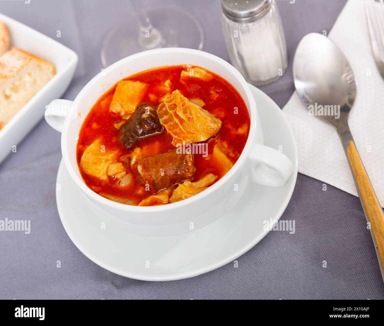 Callos madrilenos hi-res stock photography and images - Alamy