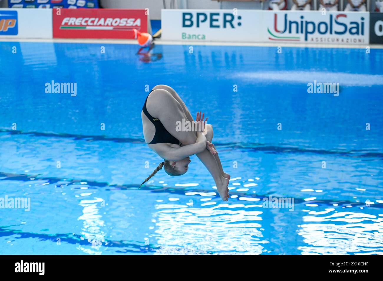 Springboard diving hi-res stock photography and images - Alamy