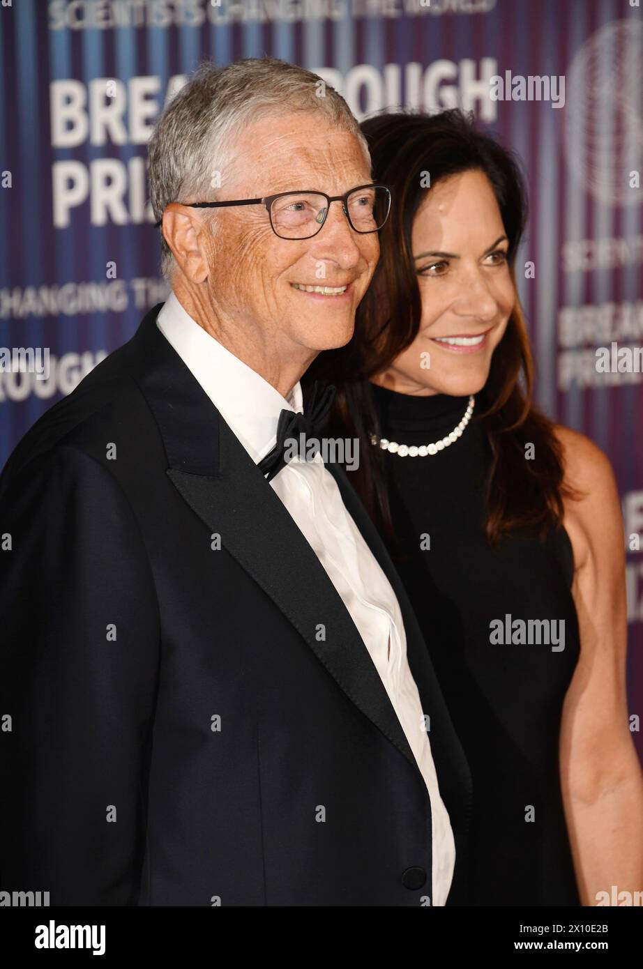 LOS ANGELES, CALIFORNIA - APRIL 13: (L-R) Bill Gates and Paula Hurd ...