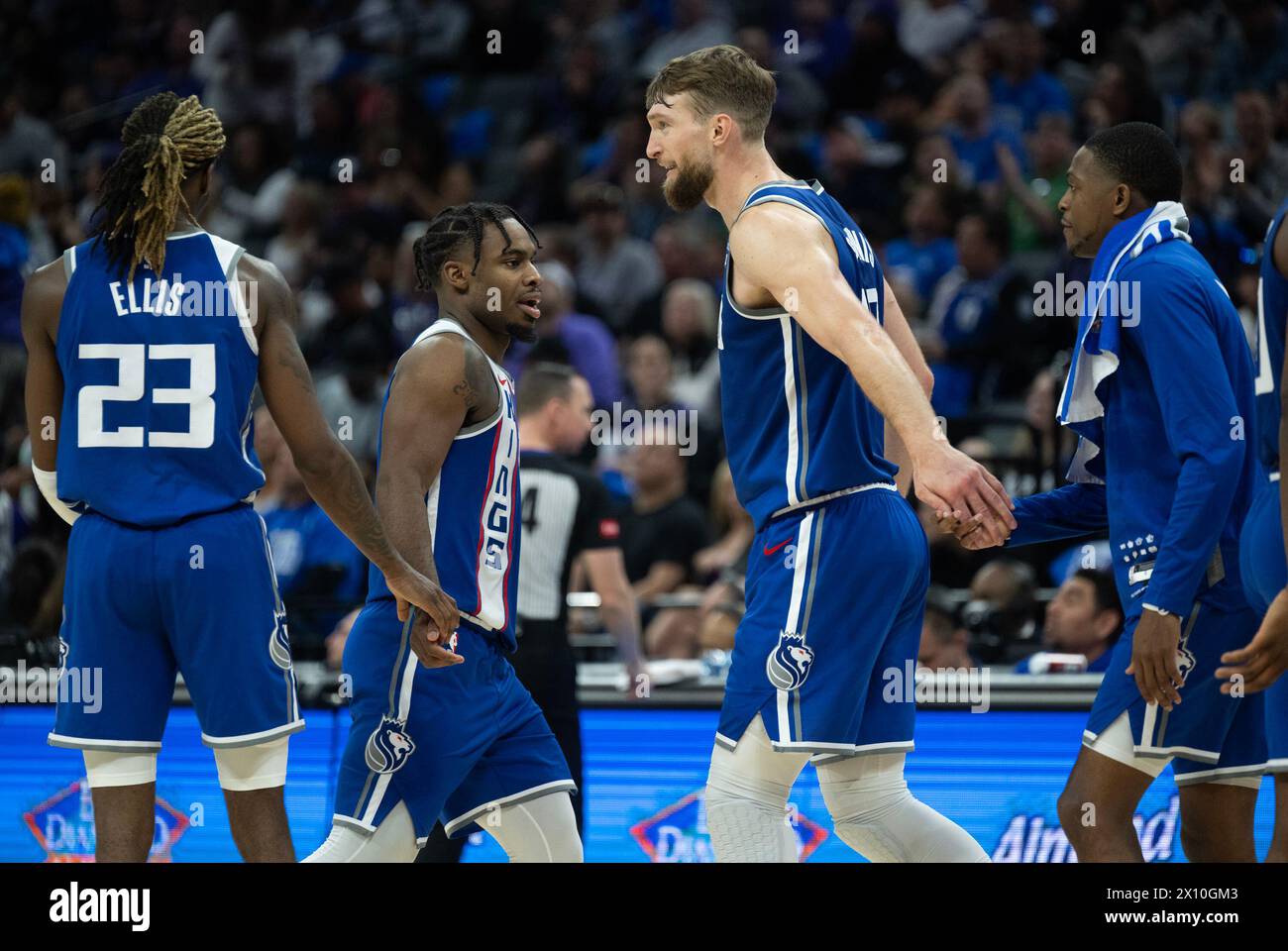 Sacramento, Ca, USA. 14th Apr, 2024. Sacramento Kings forward Domantas Sabonis (10) guard De ...