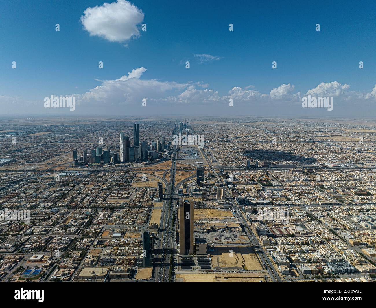 Riyadh saudi arabia aerial hi-res stock photography and images - Alamy