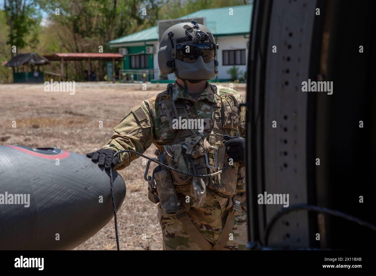 U.S. Army aircrews with the 25th Combat Aviation Brigade, 25th Infantry ...