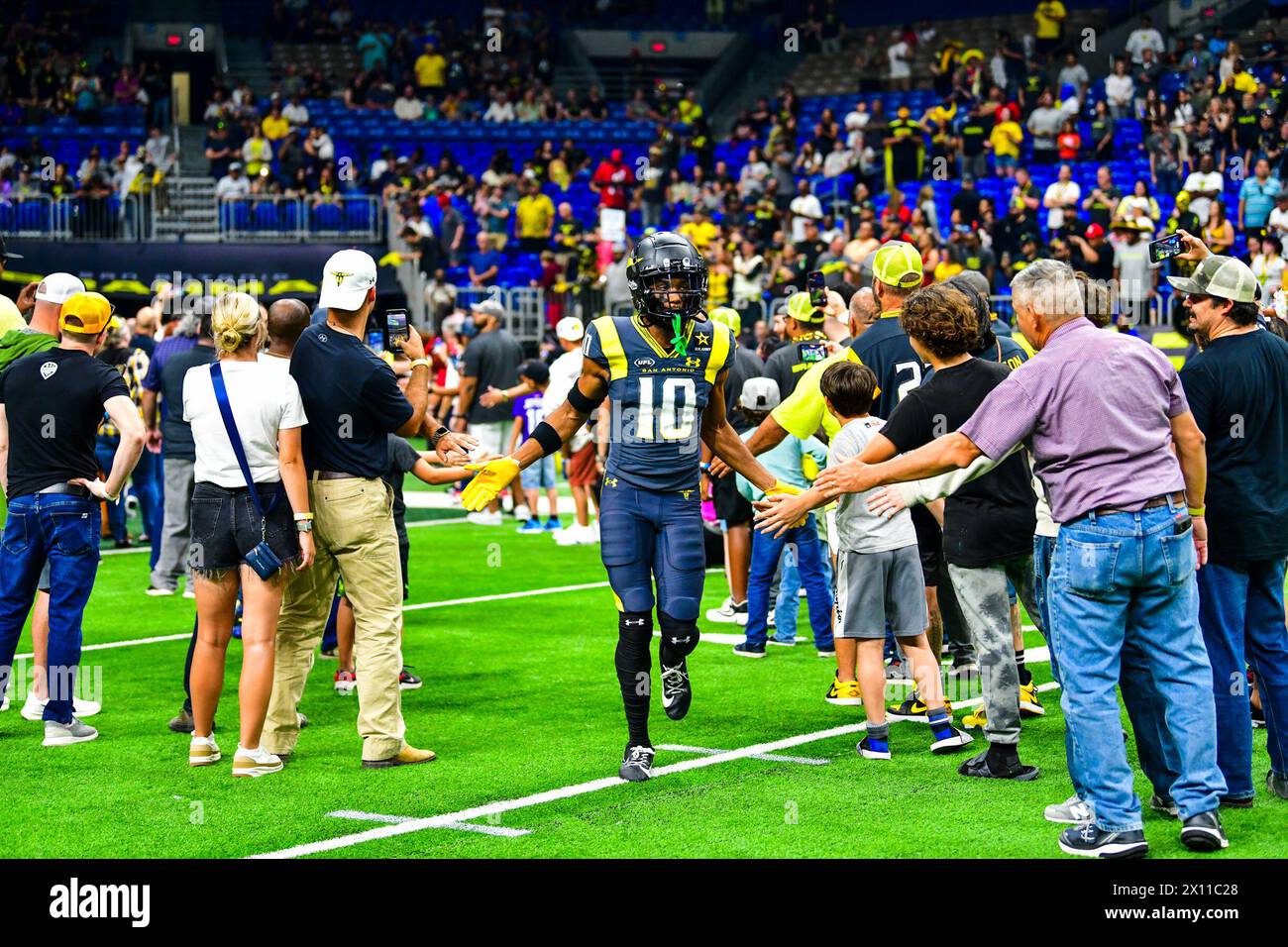 San Antonio, Texas, USA. 14th Apr, 2024. SA Brahmas #10 WR Justin Smith ...