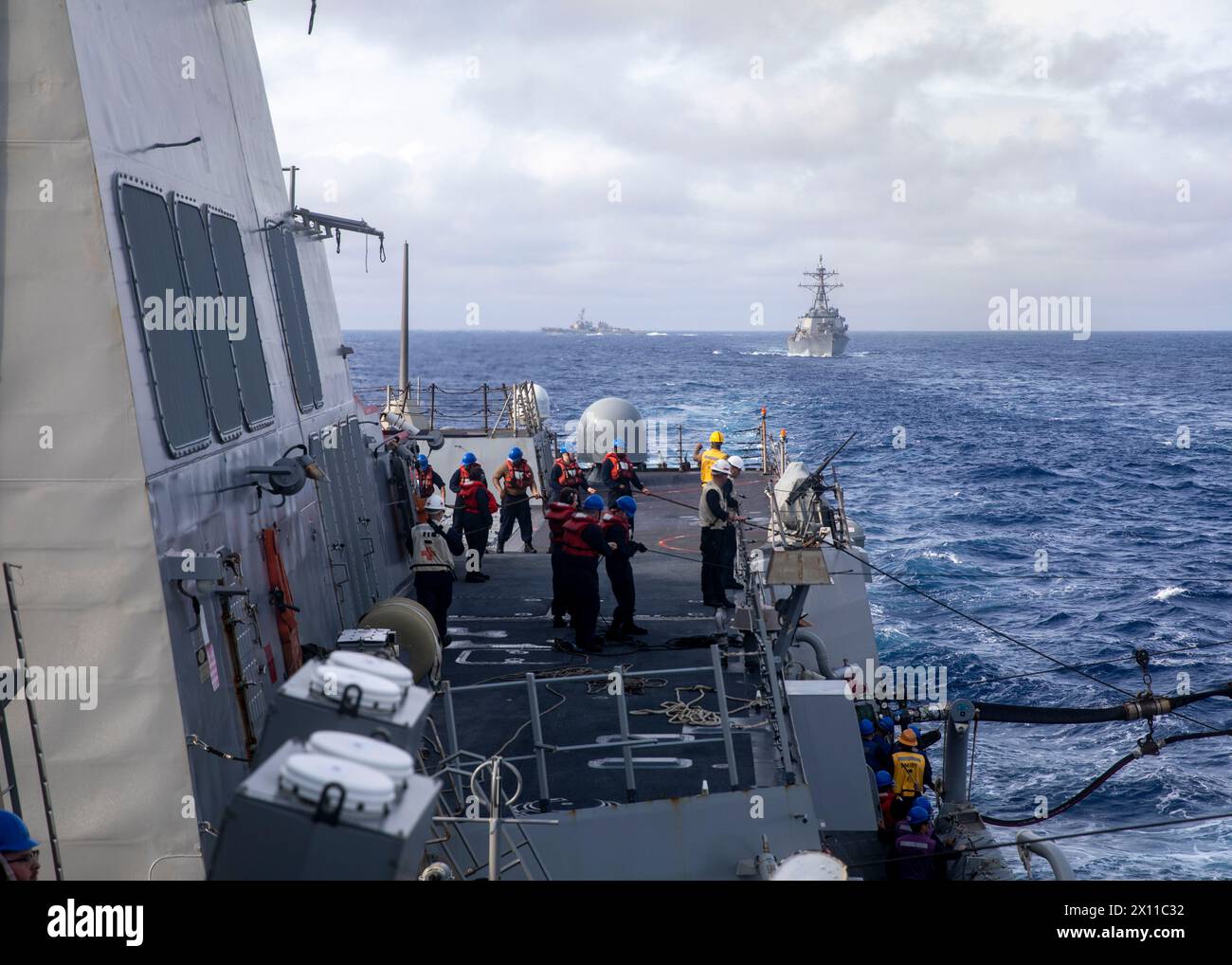 240329-N-CD453-1377 PHILIPPINE SEA (March 29, 2024) The Arleigh Burke ...