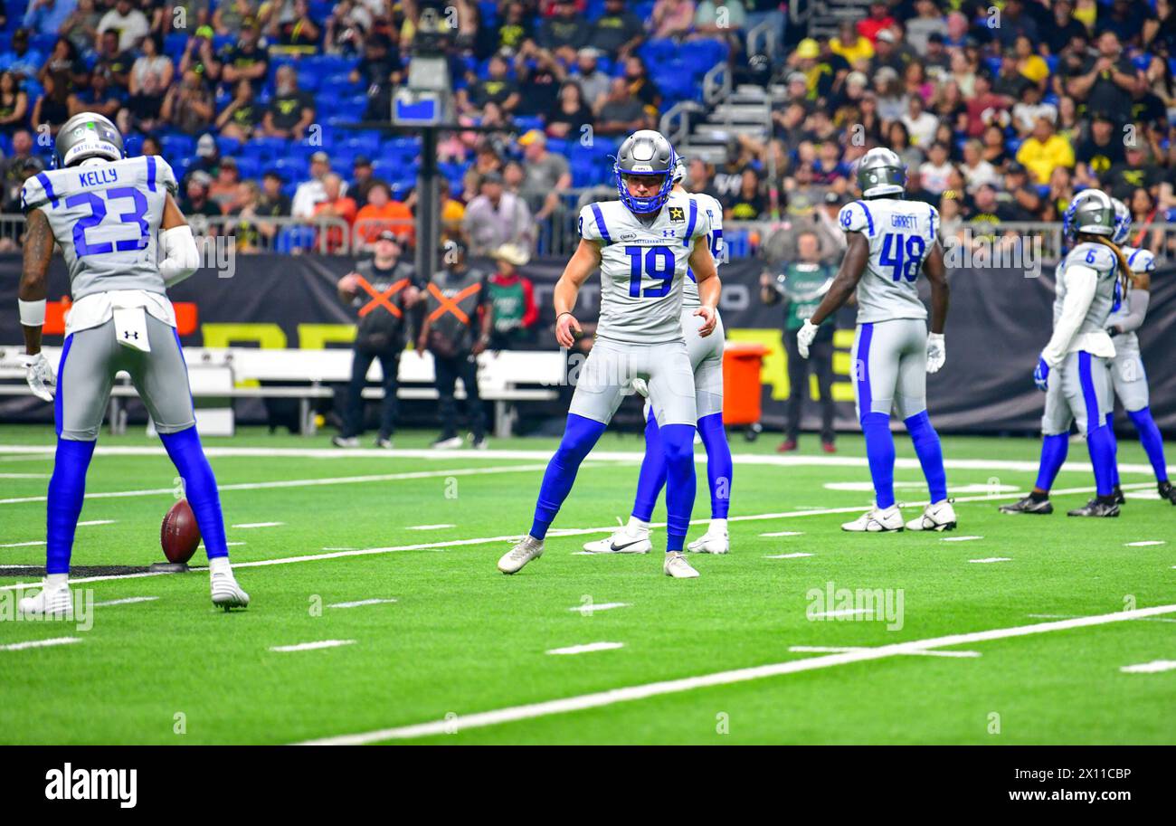 San Antonio, Texas, USA. 14th Apr, 2024. STL Battlehawks lineup for the ...
