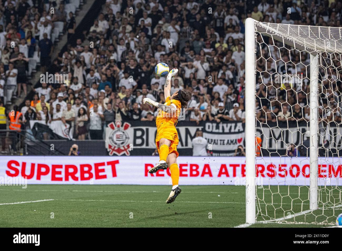 Sao Paulo, Brazil. 14th Apr, 2024. Cassio of Corinthians faz defesa ...