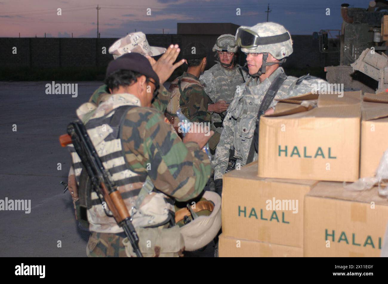 Army meals hi-res stock photography and images - Alamy