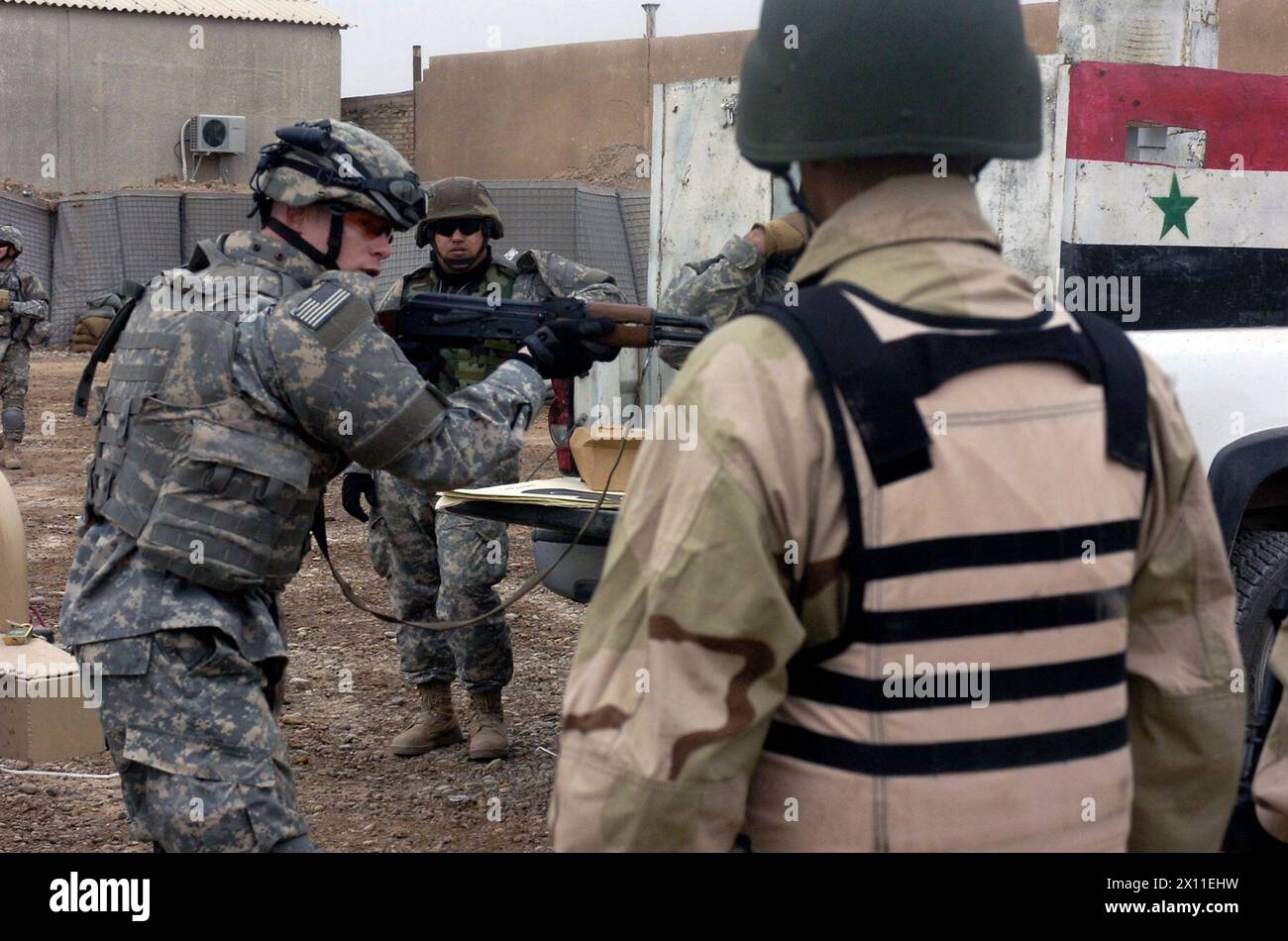 Iraqi national police recruit hi-res stock photography and images - Alamy