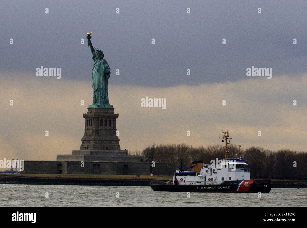 NEW YORK, New York (Jan. 8, 2004)--The Coast Guard Cutter Morro Bay ...