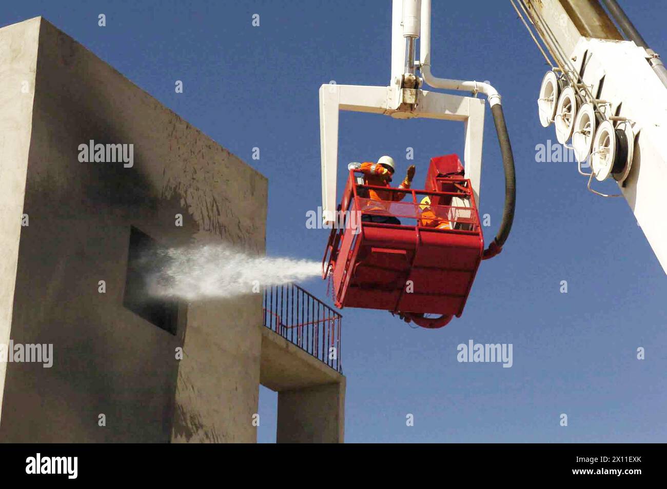 Ninevah Province civil defense firefighters extinguish a fourth floor ...