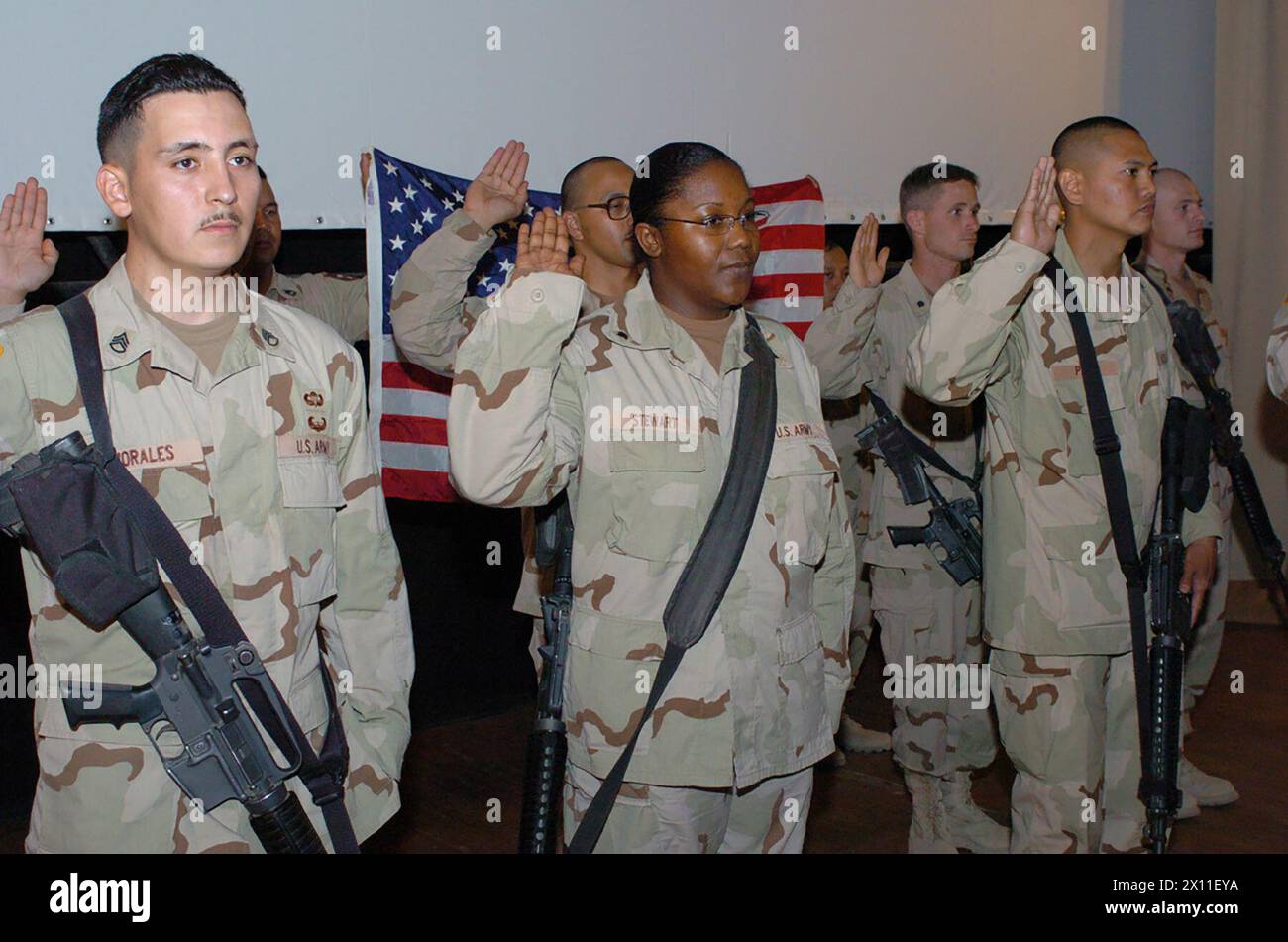 Lt. Col. D.R. Kestle, 29th Signal Battalion Commander, reenlists 8 of ...