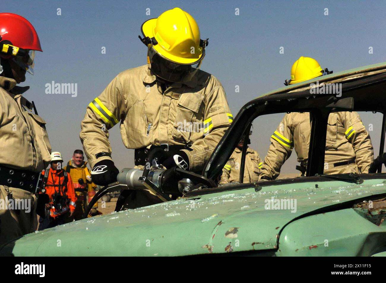 Hydraulic extraction device hi-res stock photography and images - Alamy