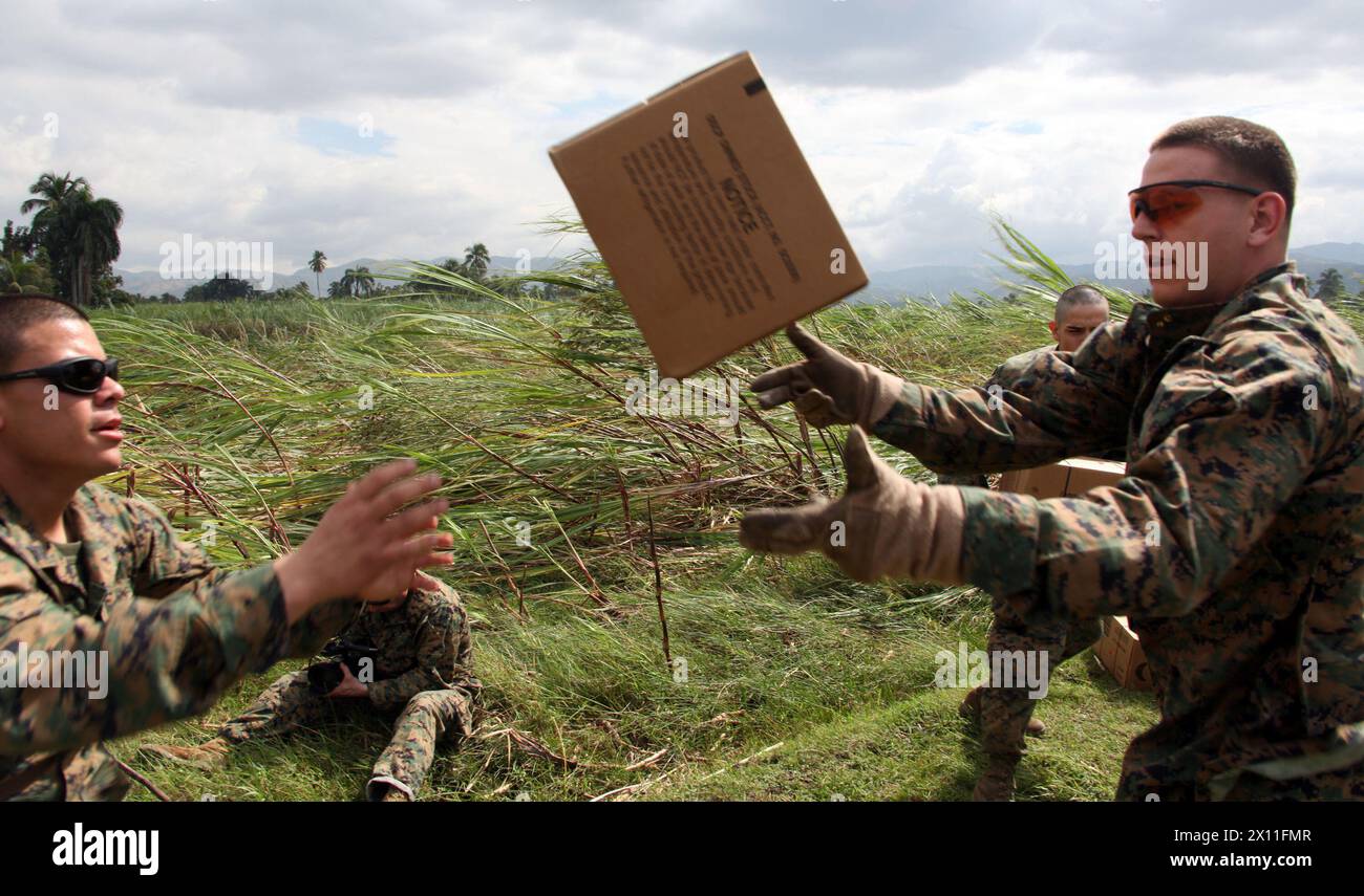 Marines from Lima Company, Battalion Landing Team, 3rd Battalion, 2nd ...