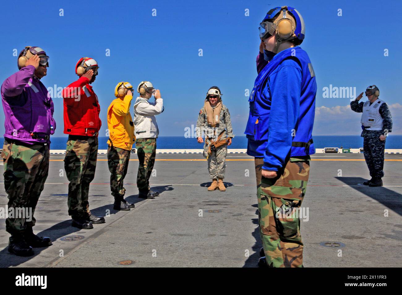 Uss bataan flight deck crew members hi-res stock photography and images ...