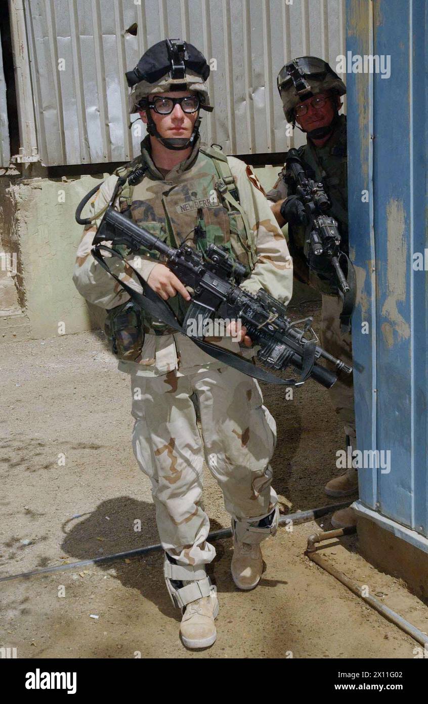 Iraqi police officer from hi-res stock photography and images - Alamy