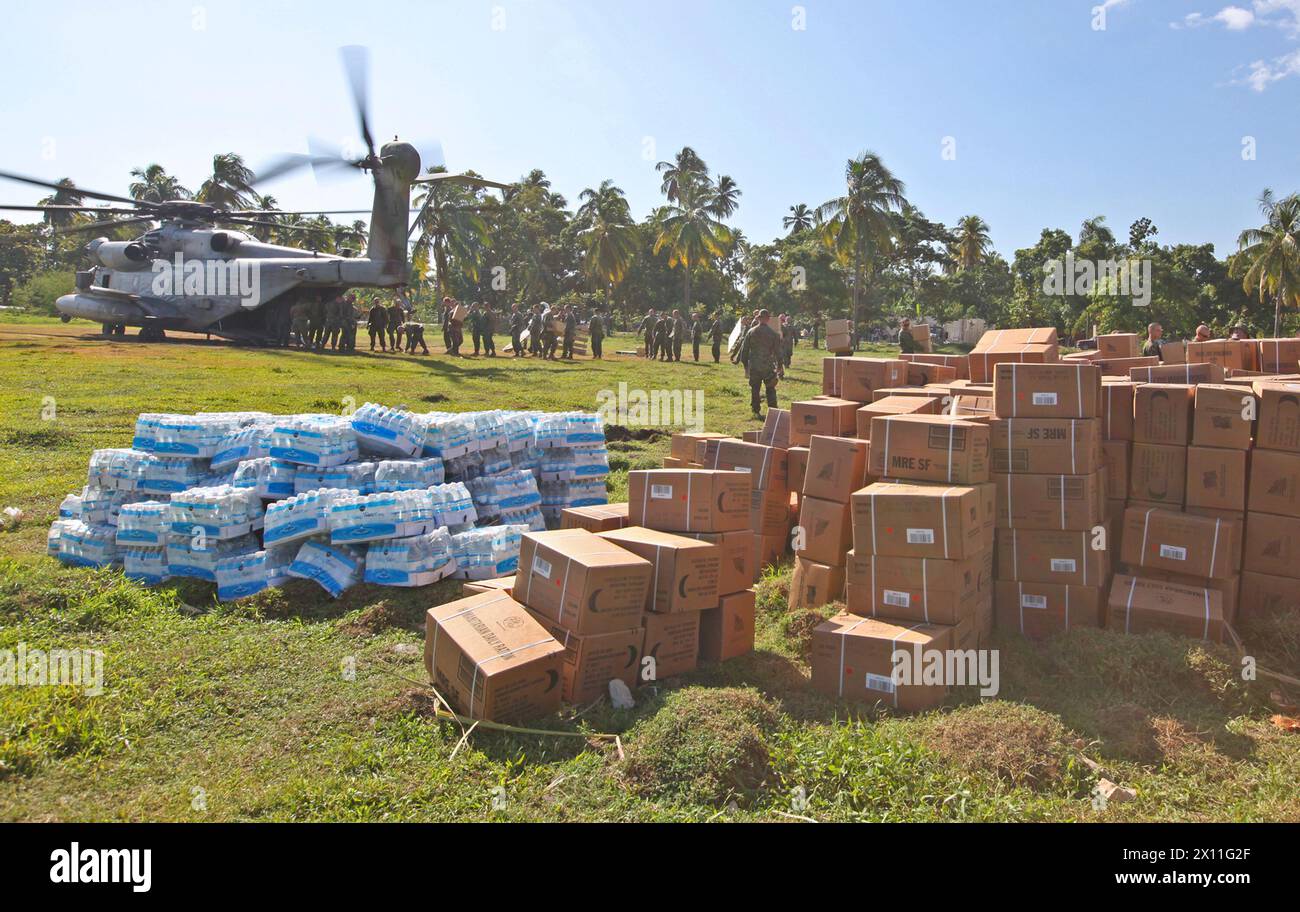 Marines with Battalion Landing Team, 3rd Battalion, 2nd Marine Regiment ...
