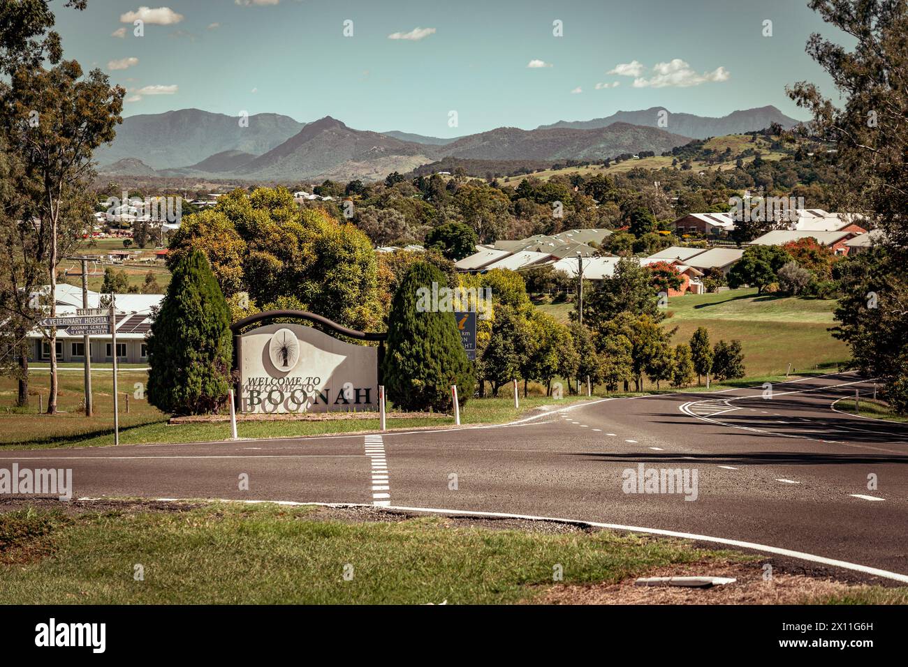 Rural road entry signage hi-res stock photography and images - Alamy