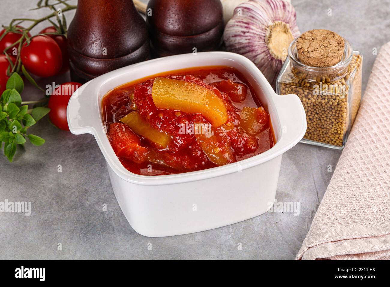 Hungarian lecho with bell pepper and tomato Stock Photo - Alamy