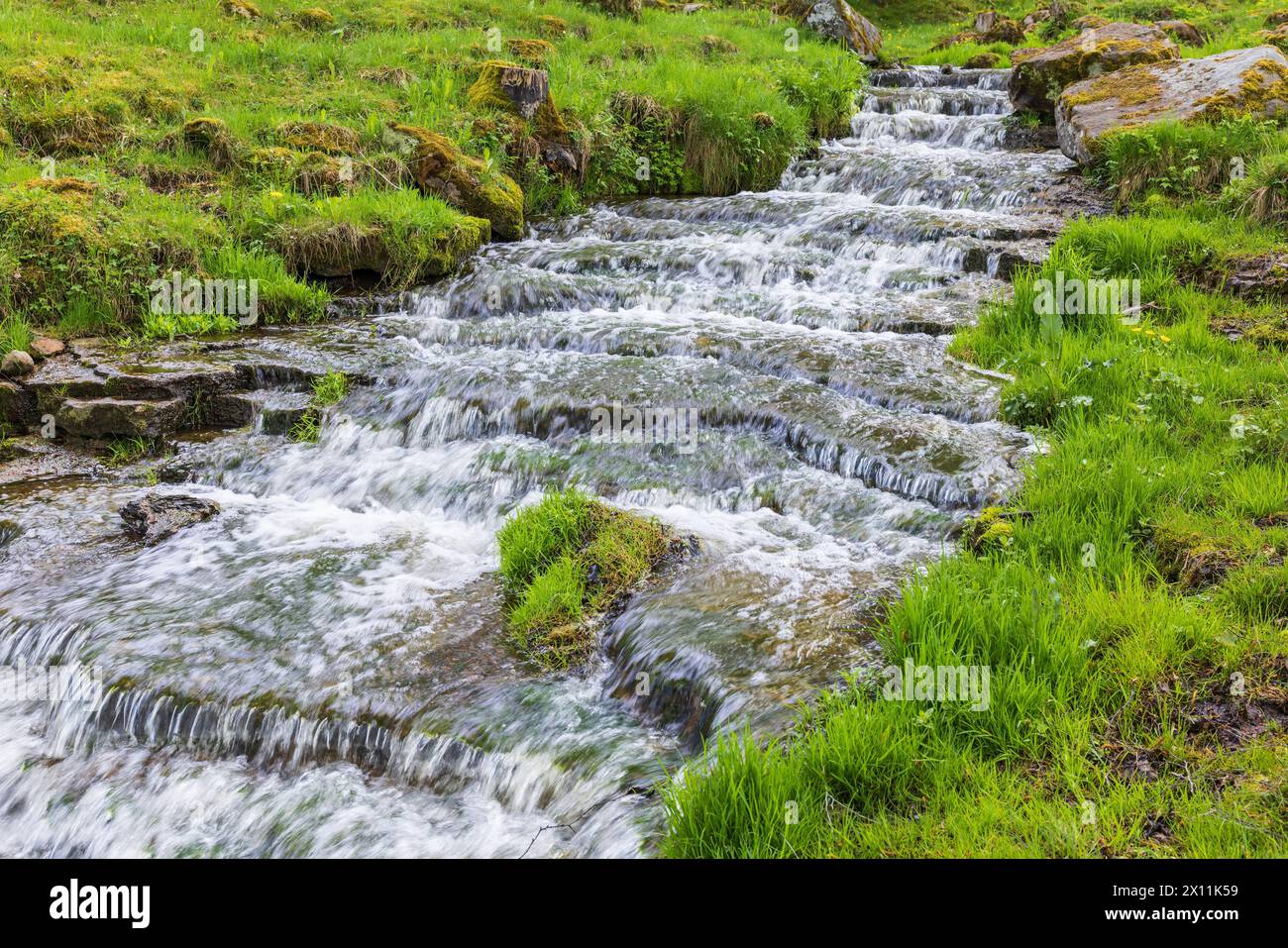 Gushing water on rocks hi-res stock photography and images - Alamy