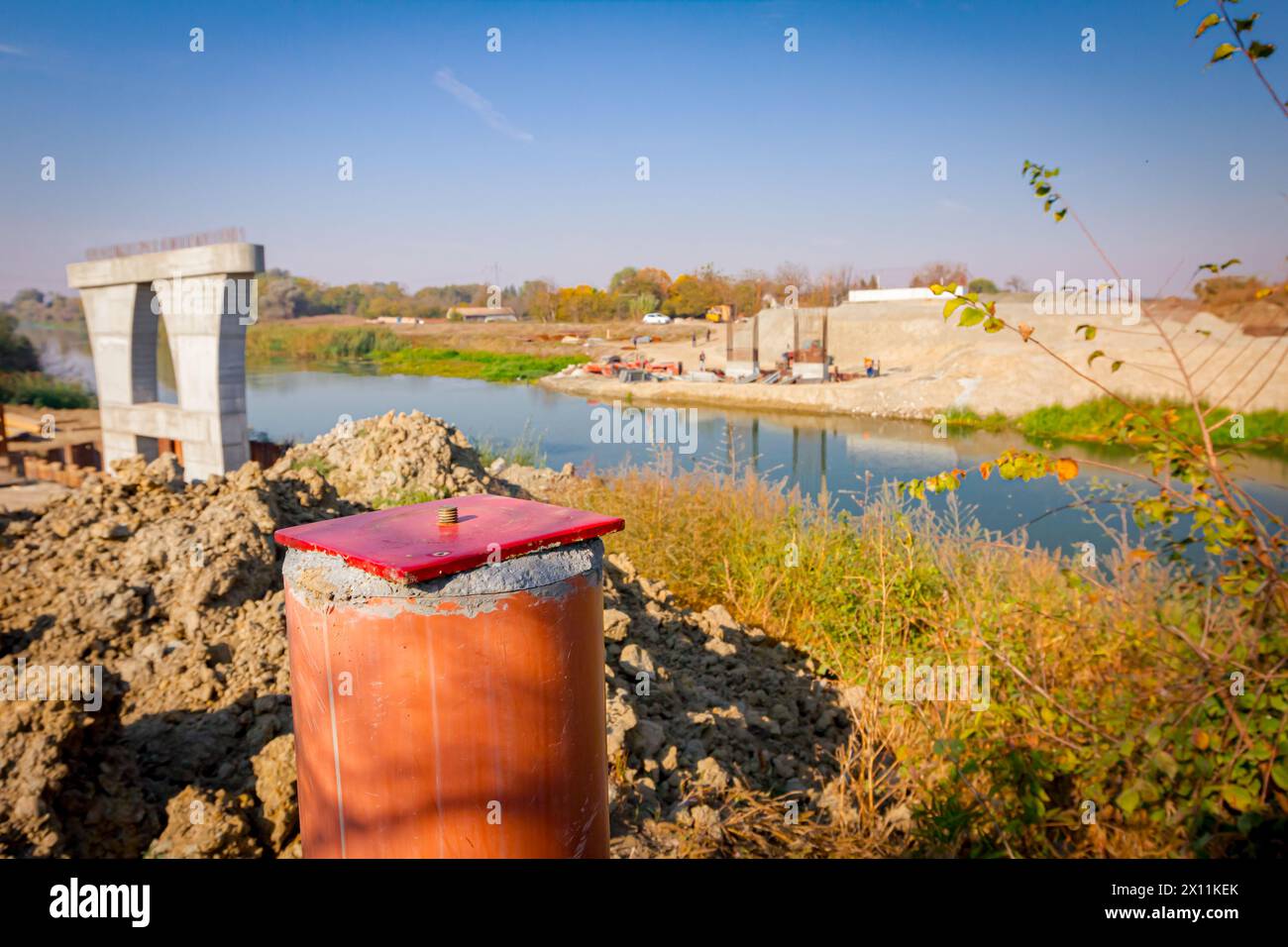 Red metal pole, side device, for determine level of bridge, 4 points ...